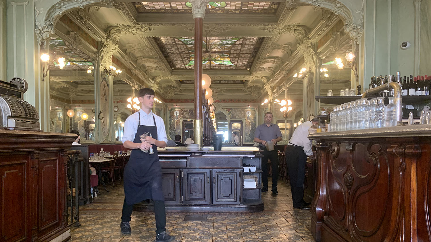 Bouillons de Paris: 7 restaurants offering a unique experience at low ...