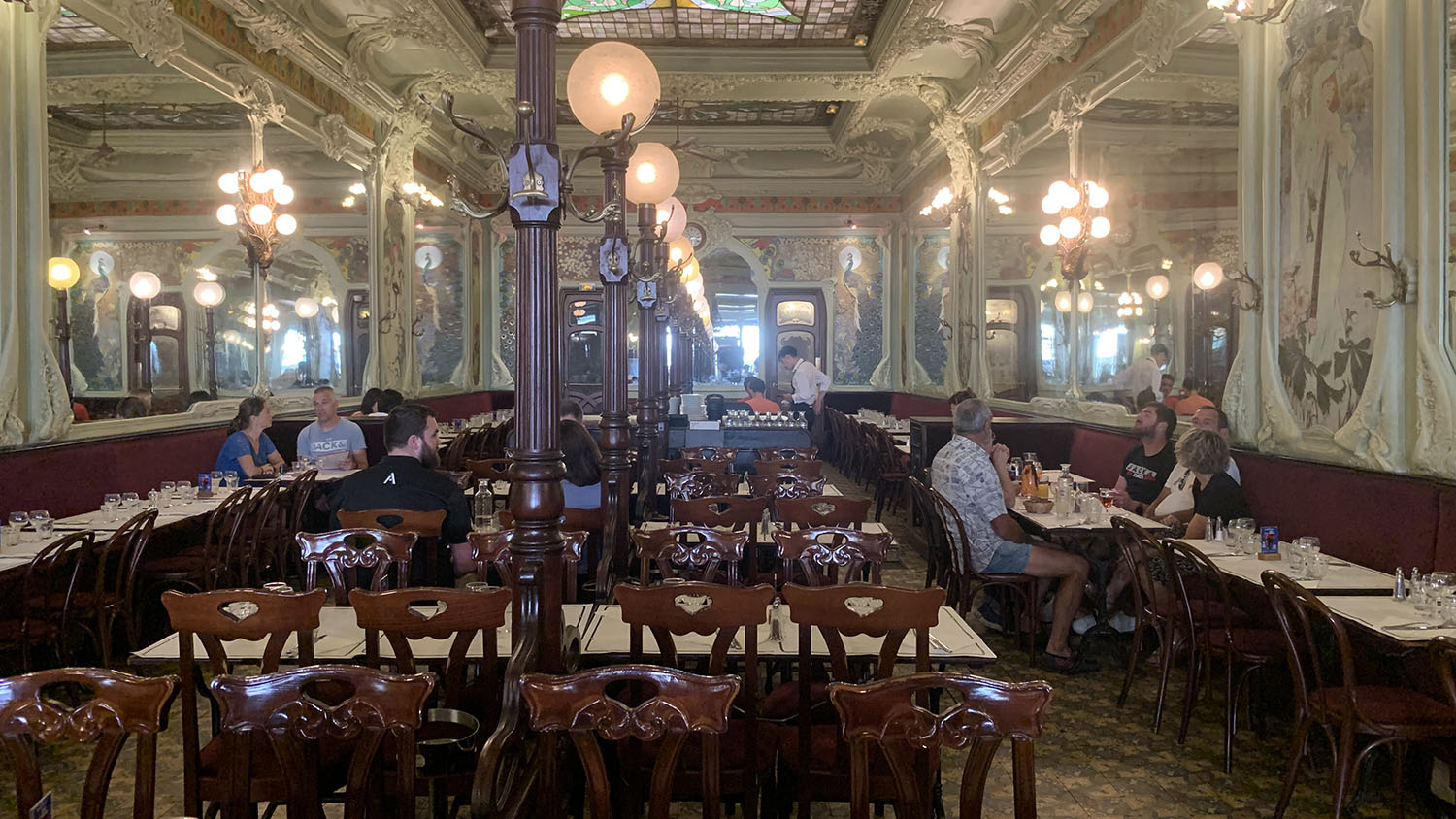 Bouillons de Paris: 7 restaurants offering a unique experience at low ...